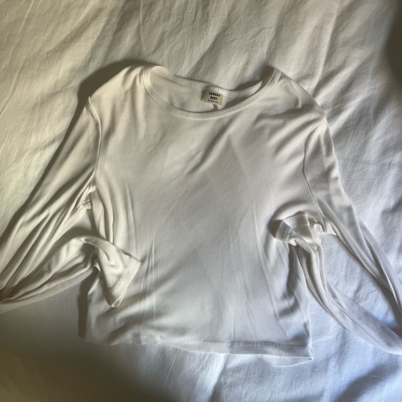 Aritzia | Tops | Aritzia Sunday Best Cropped Long Sleeve | Poshmark